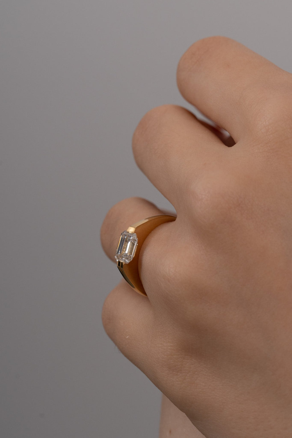 Facet 1ct Emerald Ring [Bridal Edition] - PRMAL