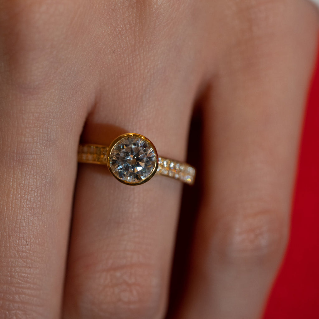 Ceri Bezel Bold Pave Flat Ring - PRMAL